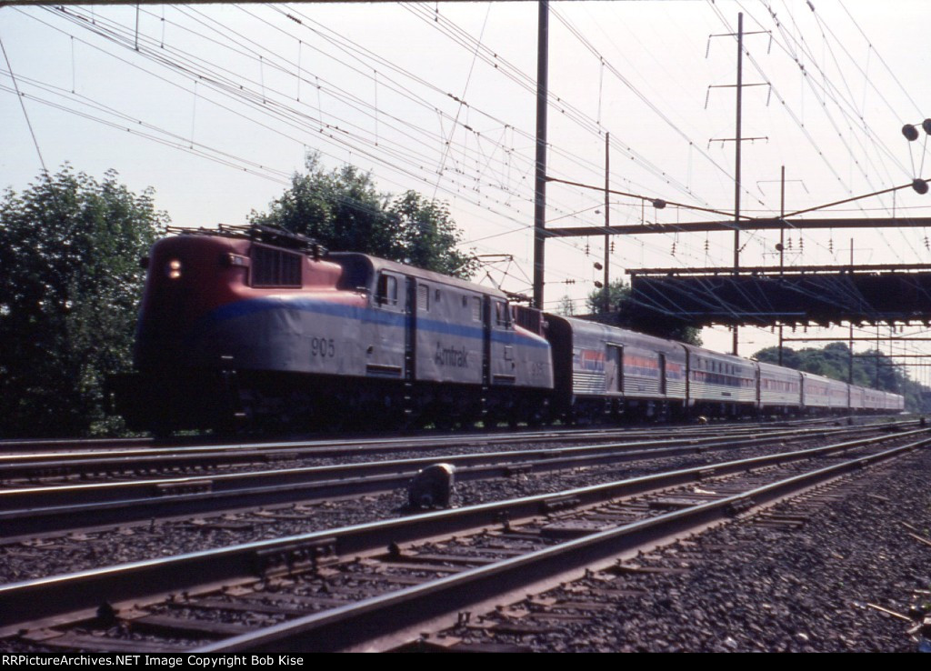 Amtrak GG1 905 eastbound